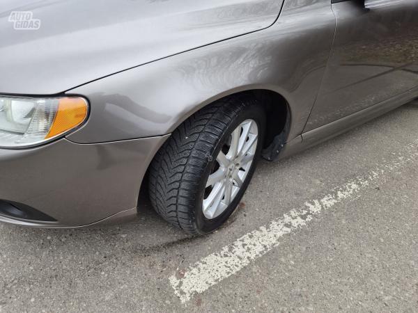 Volvo V70 2011 in Klaipeda, with an engine capacity of 20.00 L and mileage of 316 thousand km for 5200 €, photo 5 on AUTOMOTO.COM.LV