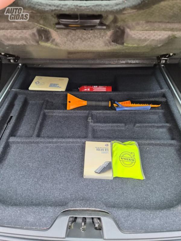 Volvo V70 2011 in Klaipeda, with an engine capacity of 20.00 L and mileage of 316 thousand km for 5200 €, photo 10 on AUTOMOTO.COM.LV