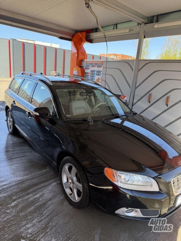 Volvo V70 2011 in Vilnius, with an engine capacity of 2.00 L and mileage of 315 thousand km for 6300 €, photo 3 on AUTOMOTO.COM.LV