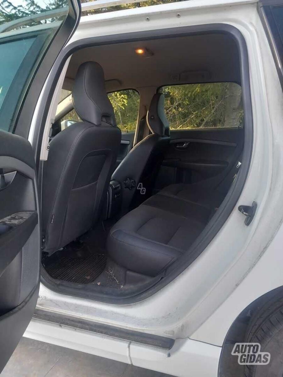 Volvo V70 2011 Kelmė, ar dzinēja tilpumu 2.00 L un nobraukumu 320 tūkst. km par 1800 €, foto 7 vietnē AUTOMOTO.COM.LV