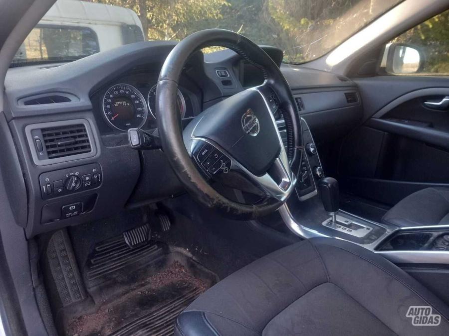 Volvo V70 2011 Kelmė, ar dzinēja tilpumu 2.00 L un nobraukumu 320 tūkst. km par 1800 €, foto 10 vietnē AUTOMOTO.COM.LV
