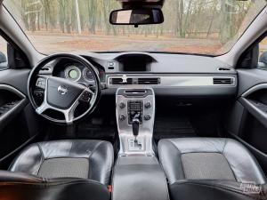 Volvo V70 2011 in Marijampole, with an engine capacity of 2.00 L and mileage of 330 thousand km for 4950 €, photo 8 on AUTOMOTO.COM.LV