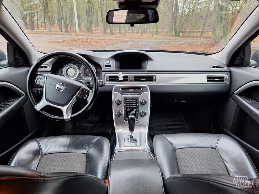 Volvo V70 2011 in Marijampole, with an engine capacity of 2.00 L and mileage of 330 thousand km for 4950 €, photo 8 on AUTOMOTO.COM.LV