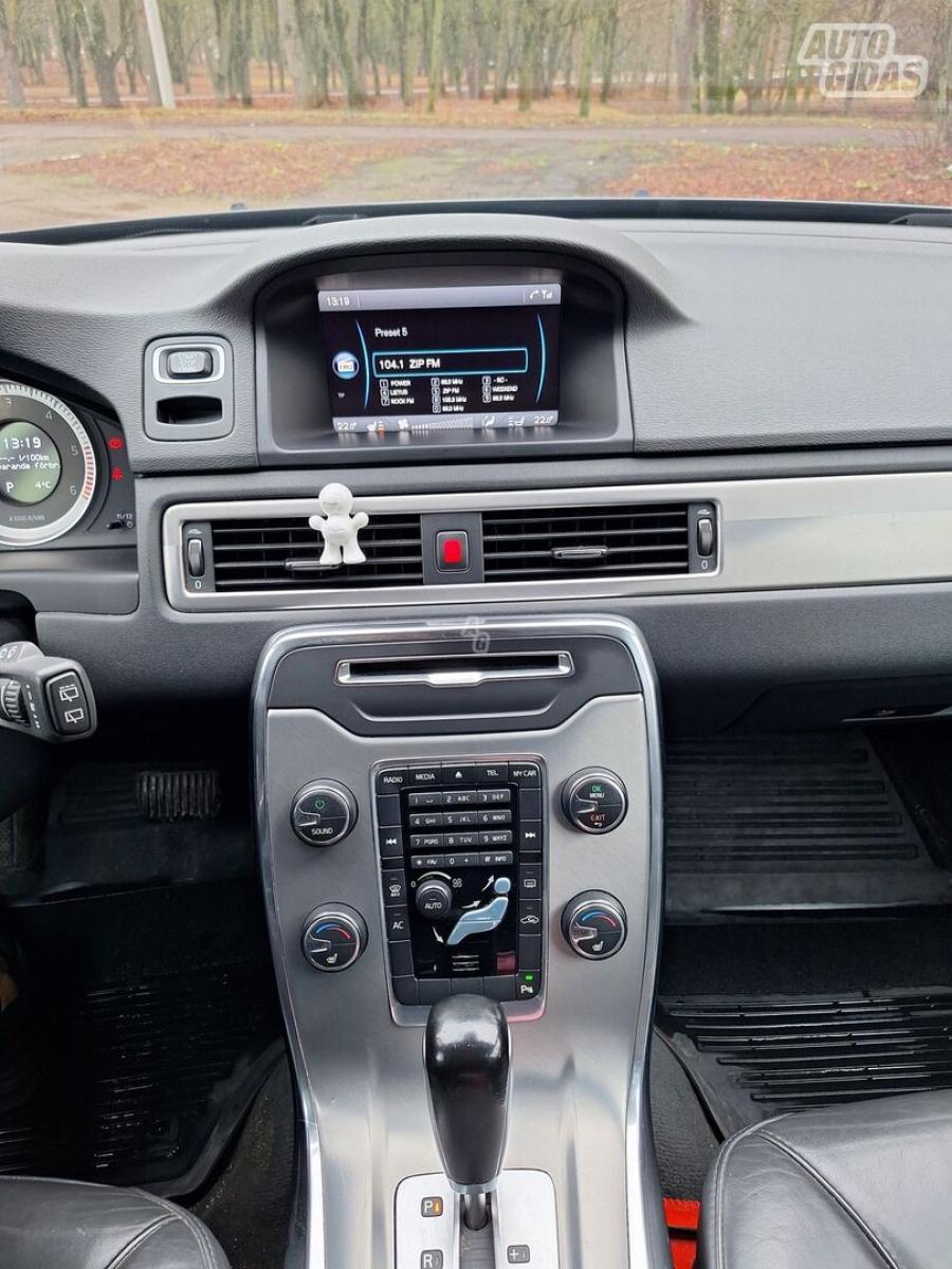 Volvo V70 2011 in Marijampole, with an engine capacity of 2.00 L and mileage of 330 thousand km for 4950 €, photo 10 on AUTOMOTO.COM.LV