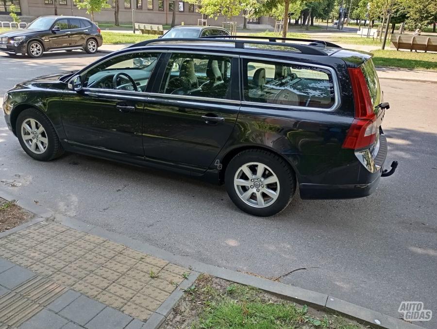 Volvo V70 2011 in Kaunas, with an engine capacity of 2.50 L and mileage of 343 thousand km for 1850 €, photo 1 on AUTOMOTO.COM.LV