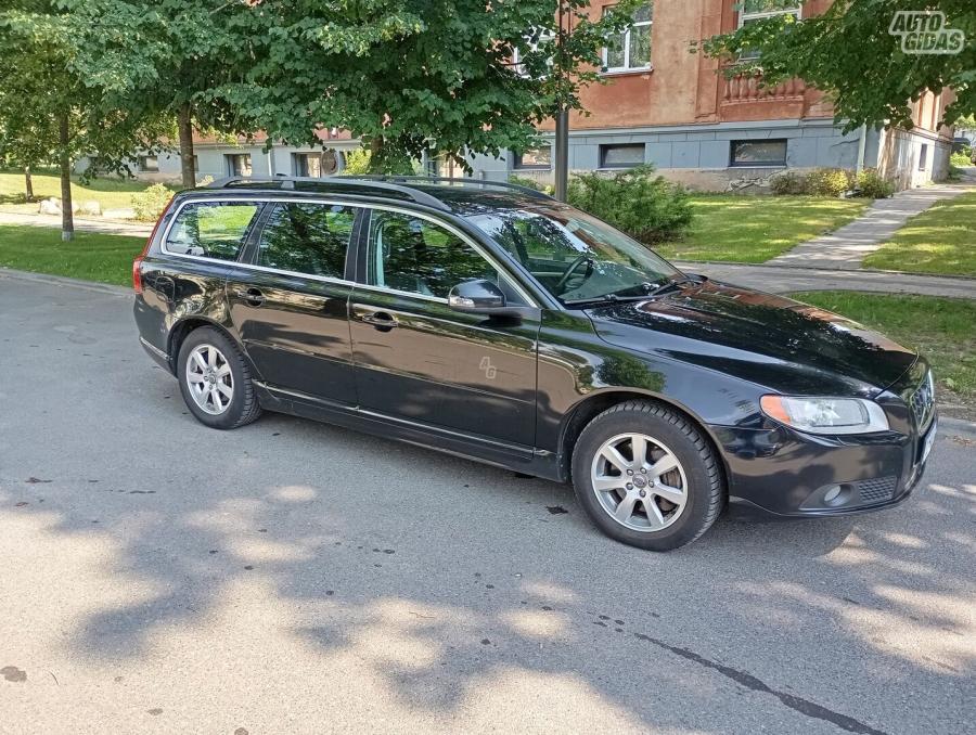 Volvo V70 2011 in Kaunas, with an engine capacity of 2.50 L and mileage of 343 thousand km for 1850 €, photo 3 on AUTOMOTO.COM.LV