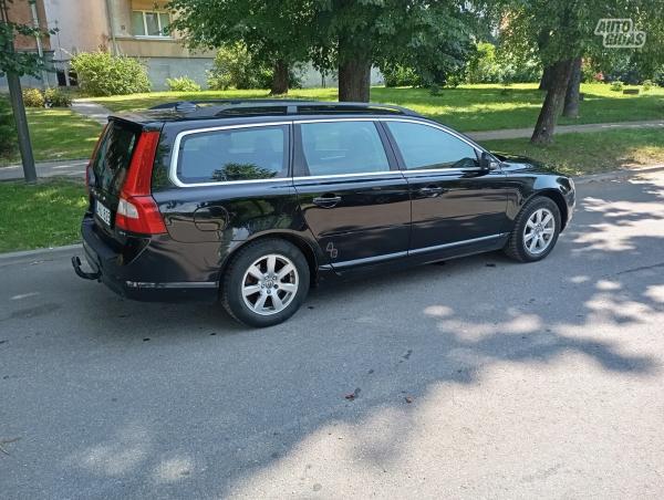 Volvo V70 2011 in Kaunas, with an engine capacity of 2.50 L and mileage of 343 thousand km for 1850 €, photo 4 on AUTOMOTO.COM.LV