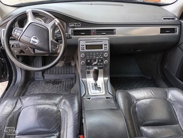 Volvo V70 2011 in Kaunas, with an engine capacity of 2.50 L and mileage of 343 thousand km for 1850 €, photo 5 on AUTOMOTO.COM.LV