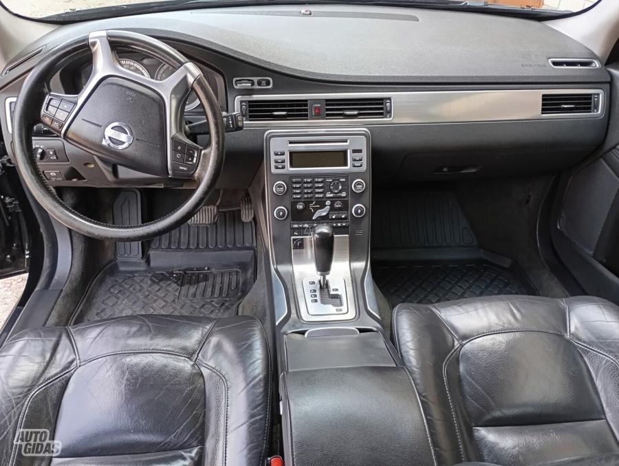 Volvo V70 2011 in Kaunas, with an engine capacity of 2.50 L and mileage of 343 thousand km for 1850 €, photo 6 on AUTOMOTO.COM.LV