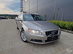 Volvo V70 2011 in Vilnius, with an engine capacity of 2.00 L and mileage of 237 thousand km for 5899 €, photo  on AUTOMOTO.COM.LV
