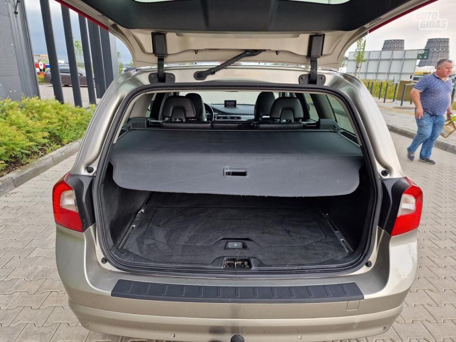 Volvo V70 2011 in Vilnius, with an engine capacity of 2.00 L and mileage of 237 thousand km for 5899 €, photo 6 on AUTOMOTO.COM.LV