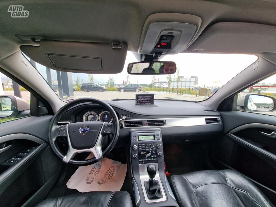 Volvo V70 2011 in Vilnius, with an engine capacity of 2.00 L and mileage of 237 thousand km for 5899 €, photo 8 on AUTOMOTO.COM.LV