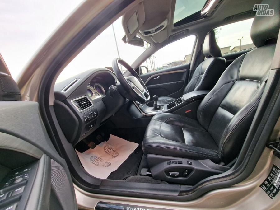 Volvo V70 2011 in Vilnius, with an engine capacity of 2.00 L and mileage of 237 thousand km for 5899 €, photo 14 on AUTOMOTO.COM.LV