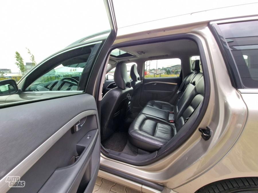 Volvo V70 2011 in Vilnius, with an engine capacity of 2.00 L and mileage of 237 thousand km for 5899 €, photo 16 on AUTOMOTO.COM.LV