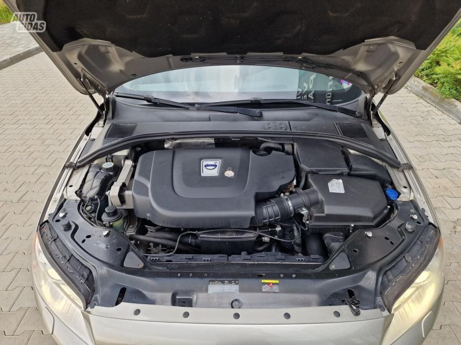 Volvo V70 2011 in Vilnius, with an engine capacity of 2.00 L and mileage of 237 thousand km for 5899 €, photo 17 on AUTOMOTO.COM.LV