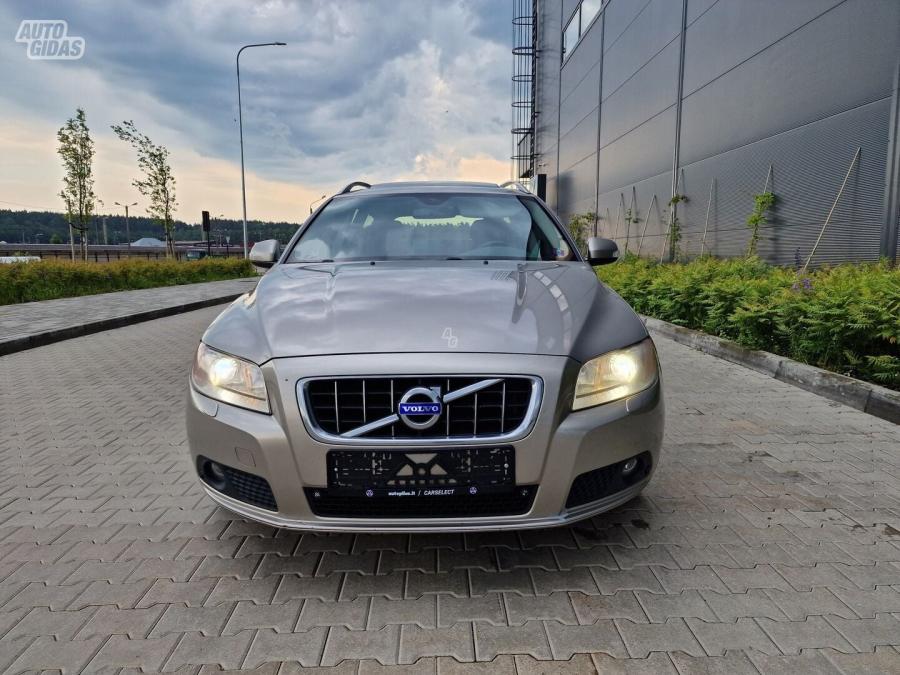 Volvo V70 2011 in Vilnius, with an engine capacity of 2.00 L and mileage of 237 thousand km for 5899 €, photo 18 on AUTOMOTO.COM.LV