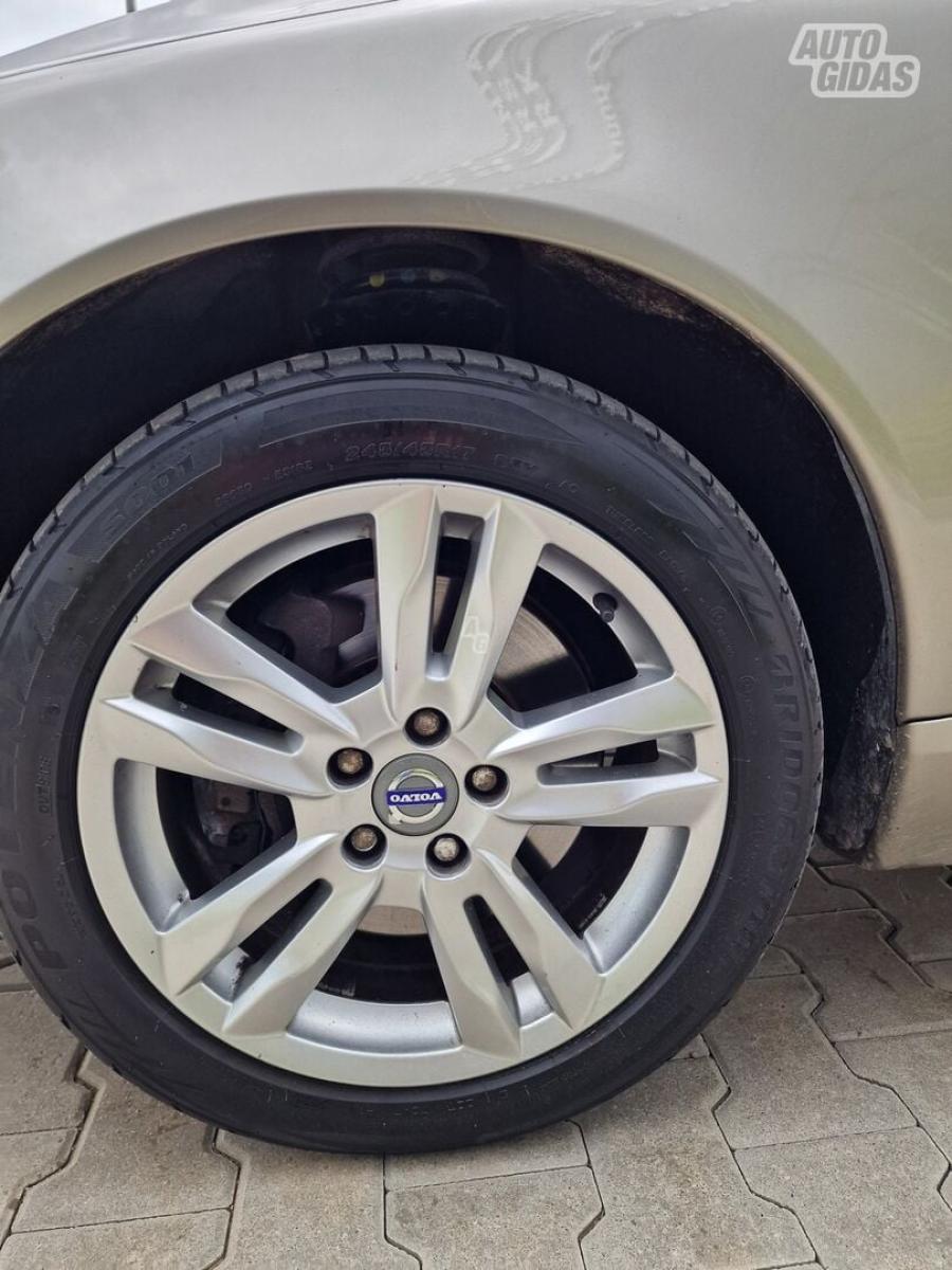 Volvo V70 2011 in Vilnius, with an engine capacity of 2.00 L and mileage of 237 thousand km for 5899 €, photo 19 on AUTOMOTO.COM.LV