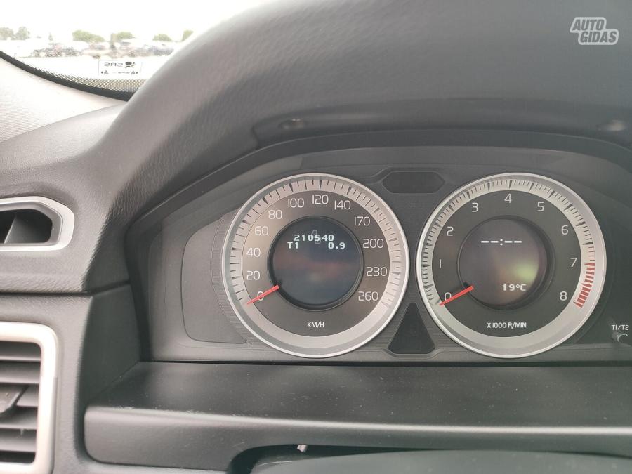 Volvo V70 2011 in Marijampole, with an engine capacity of 1.60 L and mileage of 210 thousand km for 3750 €, photo 10 on AUTOMOTO.COM.LV