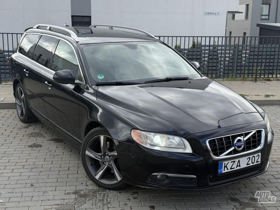 Volvo V70 2011 in Vilnius, with an engine capacity of 2.40 L and mileage of 380 thousand km for 2500 €, photo 1 on AUTOMOTO.COM.LV