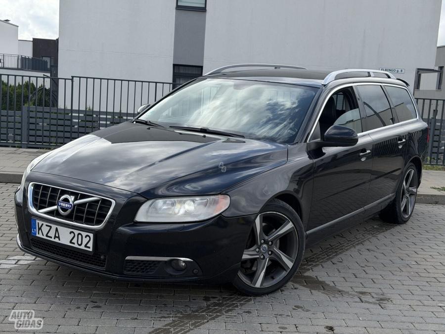 Volvo V70 2011 in Vilnius, with an engine capacity of 2.40 L and mileage of 380 thousand km for 2500 €, photo 3 on AUTOMOTO.COM.LV