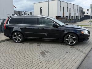 Volvo V70 2011 in Vilnius, with an engine capacity of 2.40 L and mileage of 380 thousand km for 2500 €, photo 6 on AUTOMOTO.COM.LV