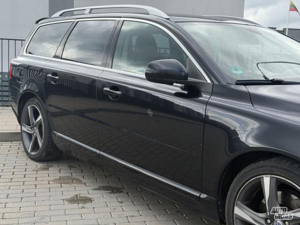 Volvo V70 2011 in Vilnius, with an engine capacity of 2.40 L and mileage of 380 thousand km for 2500 €, photo 7 on AUTOMOTO.COM.LV