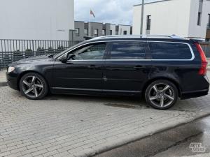 Volvo V70 2011 in Vilnius, with an engine capacity of 2.40 L and mileage of 380 thousand km for 2500 €, photo 8 on AUTOMOTO.COM.LV