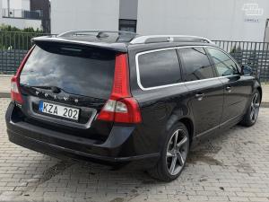Volvo V70 2011 in Vilnius, with an engine capacity of 2.40 L and mileage of 380 thousand km for 2500 €, photo 10 on AUTOMOTO.COM.LV