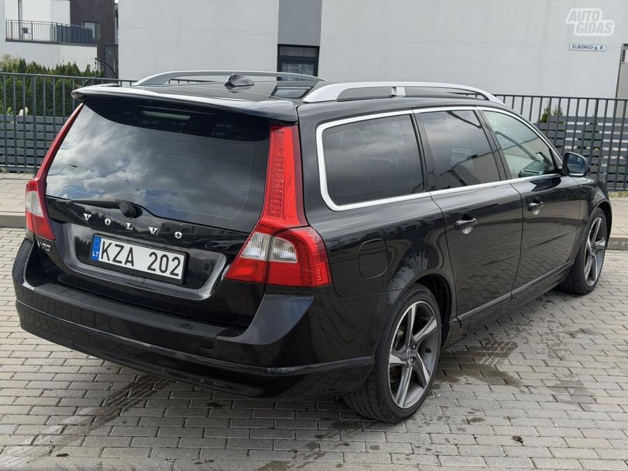 Volvo V70 2011 in Vilnius, with an engine capacity of 2.40 L and mileage of 380 thousand km for 2500 €, photo 10 on AUTOMOTO.COM.LV