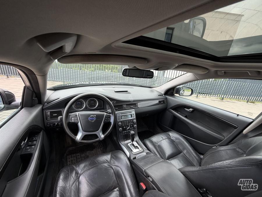 Volvo V70 2011 in Vilnius, with an engine capacity of 2.40 L and mileage of 380 thousand km for 2500 €, photo 13 on AUTOMOTO.COM.LV