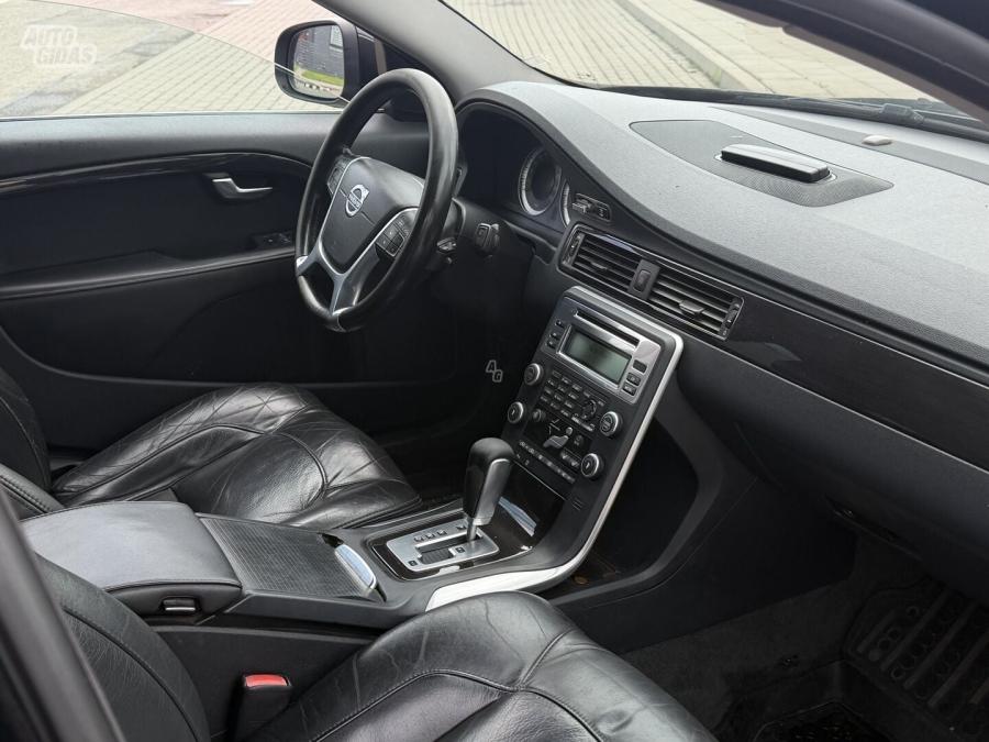 Volvo V70 2011 in Vilnius, with an engine capacity of 2.40 L and mileage of 380 thousand km for 2500 €, photo 14 on AUTOMOTO.COM.LV