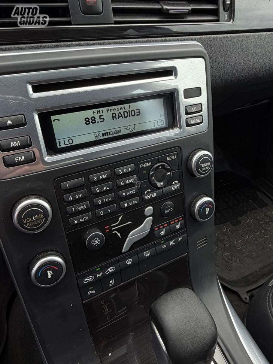 Volvo V70 2011 in Vilnius, with an engine capacity of 2.40 L and mileage of 380 thousand km for 2500 €, photo 16 on AUTOMOTO.COM.LV