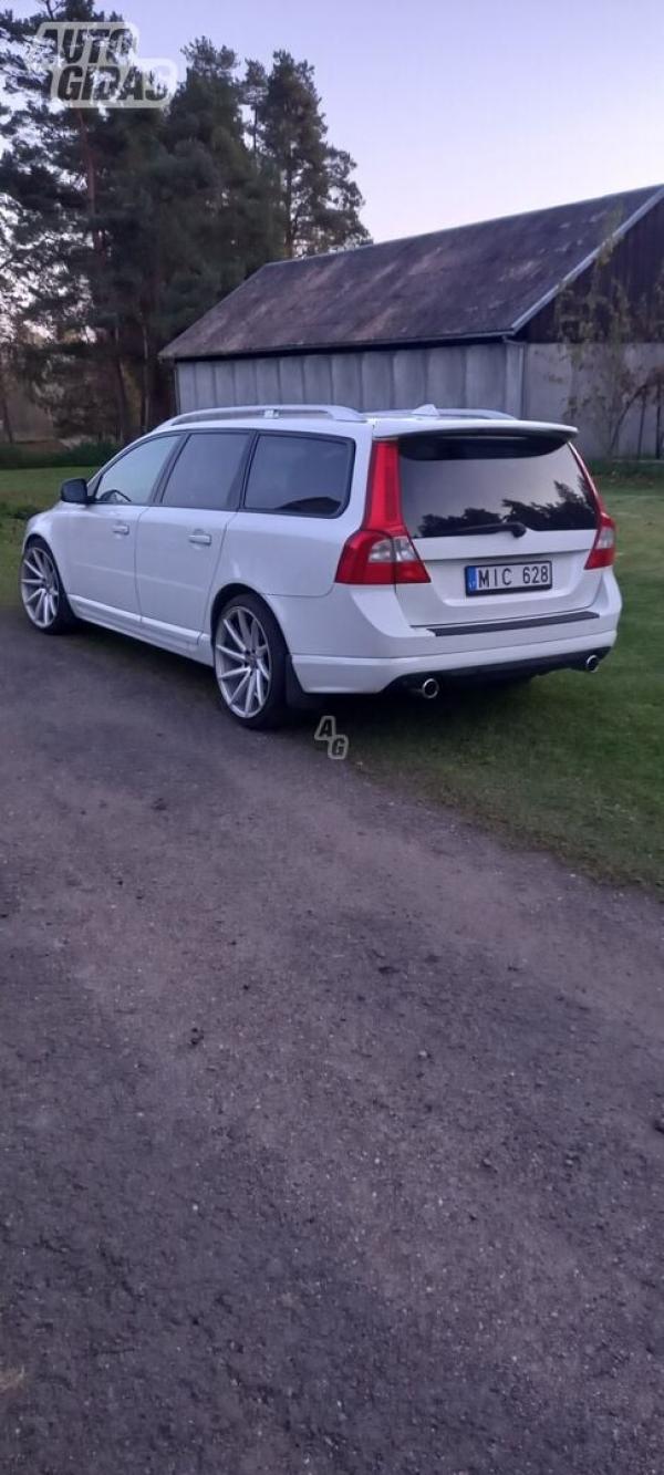 Volvo V70 2011 in Silale, with an engine capacity of 2.40 L and mileage of 255 thousand km for 2500 €, photo 3 on AUTOMOTO.COM.LV