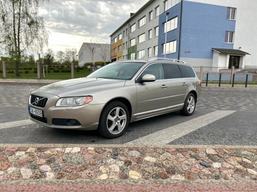 Volvo V70 2012 in Jelgava, with an engine capacity of 2.00 L and mileage of 306 thousand km for 5900 €, photo 1 on AUTOMOTO.COM.LV