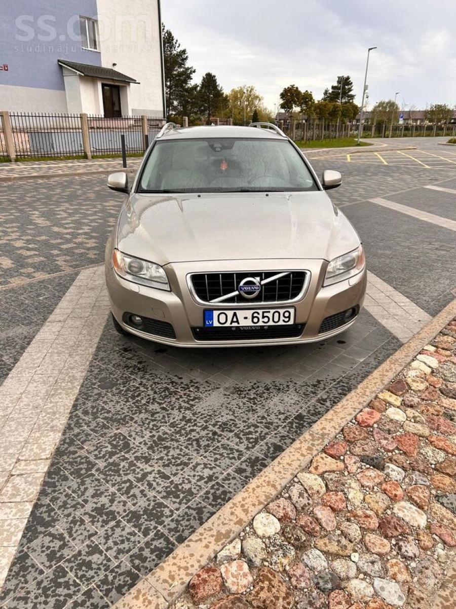 Volvo V70 2012 in Jelgava, with an engine capacity of 2.00 L and mileage of 306 thousand km for 5900 €, photo 2 on AUTOMOTO.COM.LV