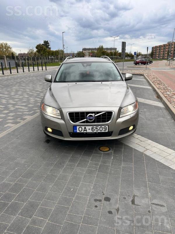 Volvo V70 2012 in Jelgava, with an engine capacity of 2.00 L and mileage of 306 thousand km for 5900 €, photo 3 on AUTOMOTO.COM.LV