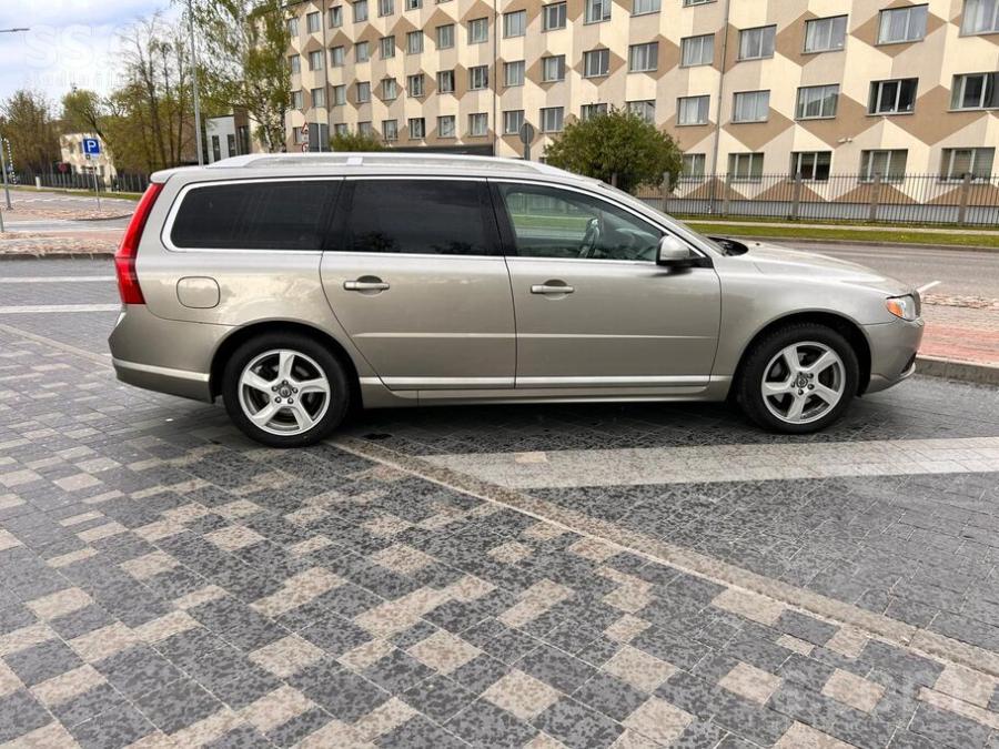 Volvo V70 2012 in Jelgava, with an engine capacity of 2.00 L and mileage of 306 thousand km for 5900 €, photo 7 on AUTOMOTO.COM.LV