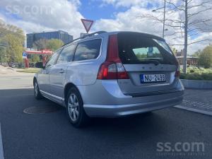 Volvo V70 2012 in Riga, with an engine capacity of 2.00 L and mileage of 311 thousand km for 4950 €, photo 6 on AUTOMOTO.COM.LV