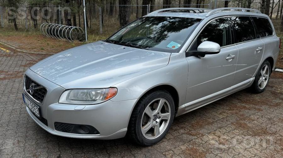 Volvo V70 2012 in Riga, with an engine capacity of 2.40 L and mileage of 342 thousand km for 6500 €, photo 3 on AUTOMOTO.COM.LV