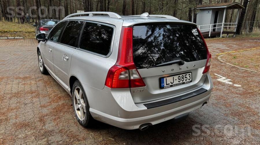Volvo V70 2012 in Riga, with an engine capacity of 2.40 L and mileage of 342 thousand km for 6500 €, photo 5 on AUTOMOTO.COM.LV