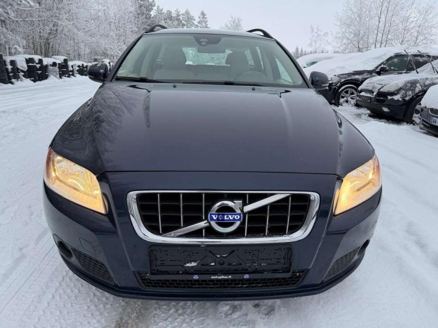 Volvo V70 2012 in Raseiniai, with an engine capacity of 2.40 L and mileage of 263 thousand km for 5900 €, photo 2 on AUTOMOTO.COM.LV