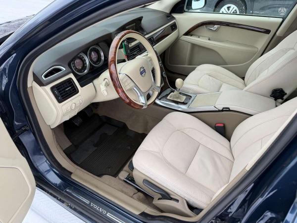 Volvo V70 2012 Raseiniai, ar dzinēja tilpumu 2.40 L un nobraukumu 263 tūkst. km par 5900 €, foto 9 vietnē AUTOMOTO.COM.LV