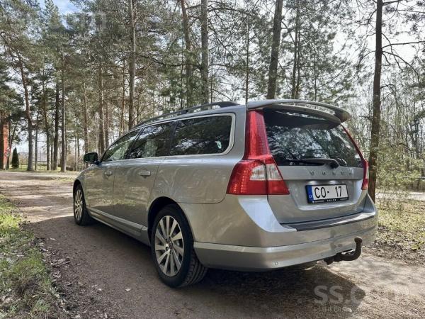 Volvo V70 2012 Rīga, ar dzinēja tilpumu 2.00 L un nobraukumu 260 tūkst. km par 6900 €, foto 7 vietnē AUTOMOTO.COM.LV