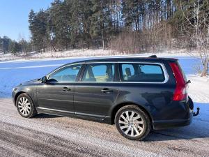 Volvo V70 2012 Alīta, ar dzinēja tilpumu 1.98 L un nobraukumu 393 tūkst. km par 5556 €, foto  vietnē AUTOMOTO.COM.LV