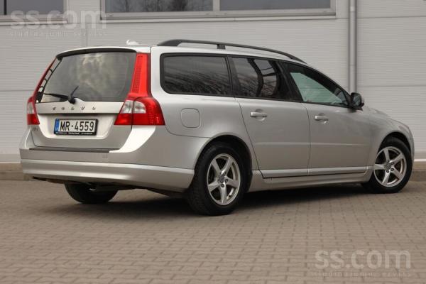 Volvo V70 2012 in Riga, with an engine capacity of 1.60 L and mileage of 0 thousand km for 3995 €, photo 5 on AUTOMOTO.COM.LV
