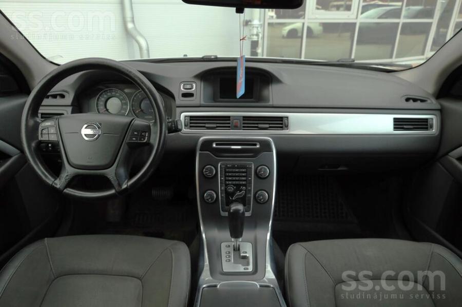Volvo V70 2012 in Riga, with an engine capacity of 1.60 L and mileage of 0 thousand km for 3995 €, photo 7 on AUTOMOTO.COM.LV