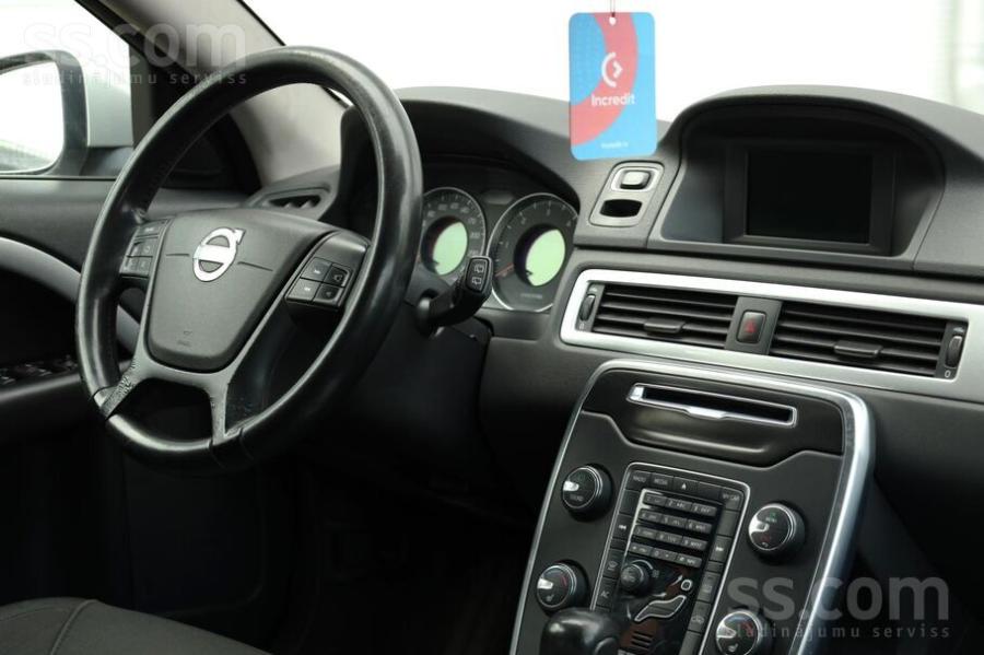 Volvo V70 2012 in Riga, with an engine capacity of 1.60 L and mileage of 0 thousand km for 3995 €, photo 10 on AUTOMOTO.COM.LV