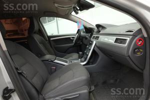 Volvo V70 2012 in Riga, with an engine capacity of 1.60 L and mileage of 0 thousand km for 3995 €, photo 11 on AUTOMOTO.COM.LV