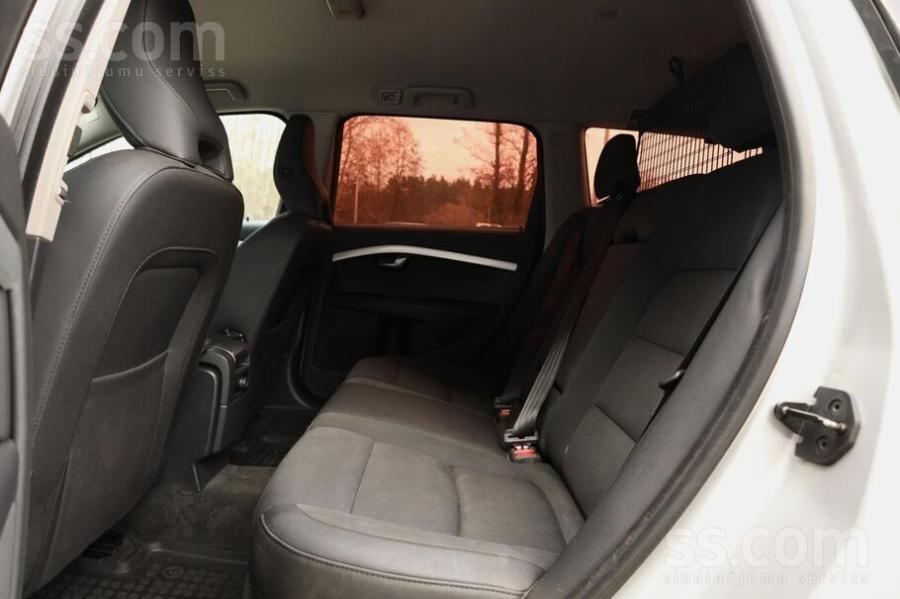 Volvo V70 2012 in Riga, with an engine capacity of 1.60 L and mileage of 0 thousand km for 3995 €, photo 12 on AUTOMOTO.COM.LV