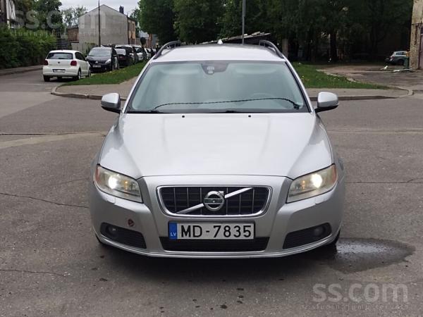 Volvo V70 2012 in Riga, with an engine capacity of 1.60 L and mileage of 0 thousand km for 4300 €, photo 2 on AUTOMOTO.COM.LV